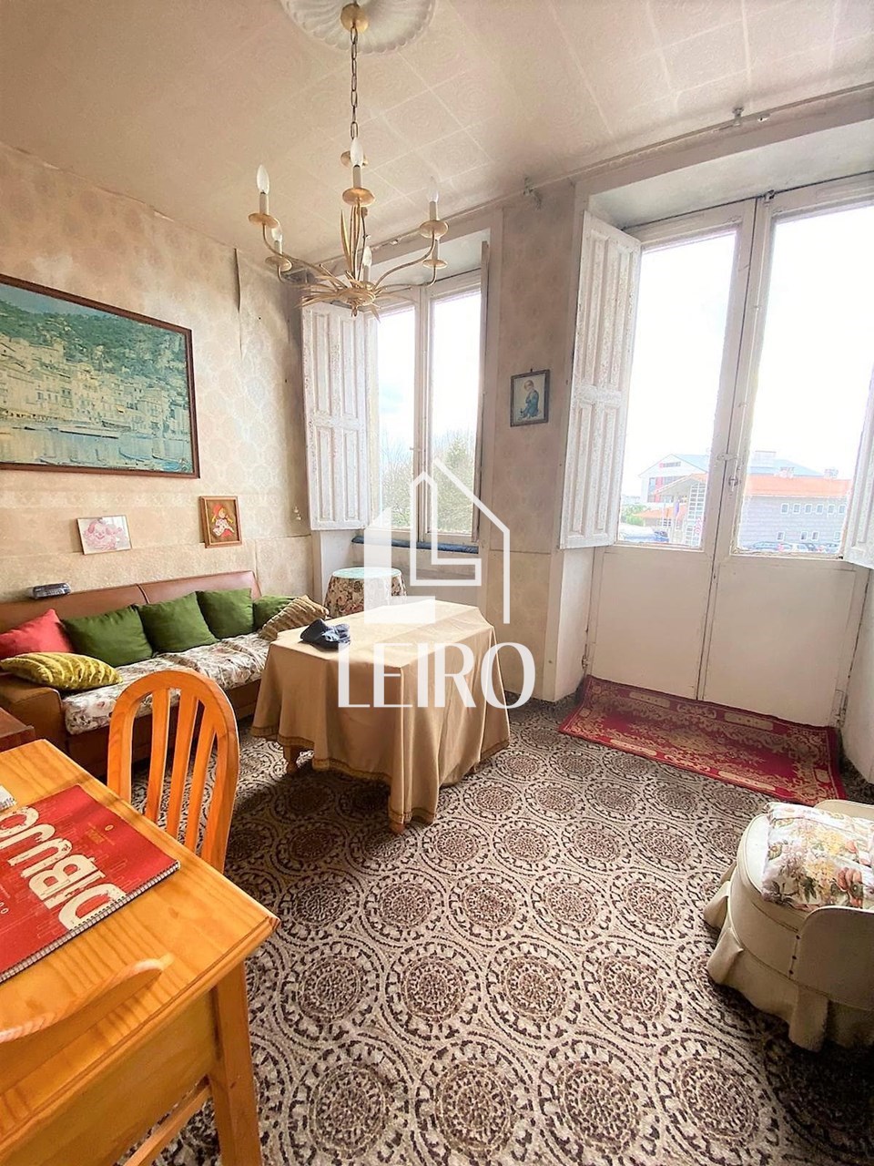 Casa Señorial con Vistas al Mar y Bajo Comercial - Vilagarcía