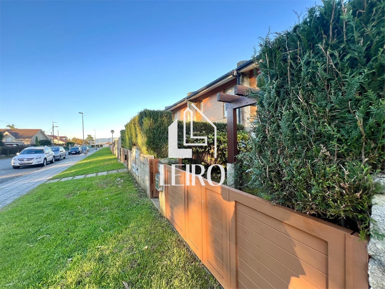 Chalet Adosado en Urbanización con Piscina zona Playa - Vilanova
