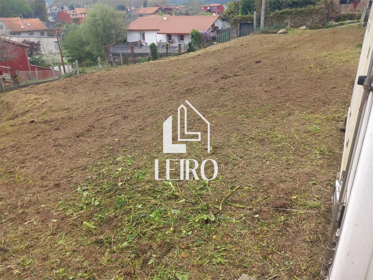 TERRENO EDIFICABLE PARA VIVIENDA UNIFAMILIAR - Vilagarcía