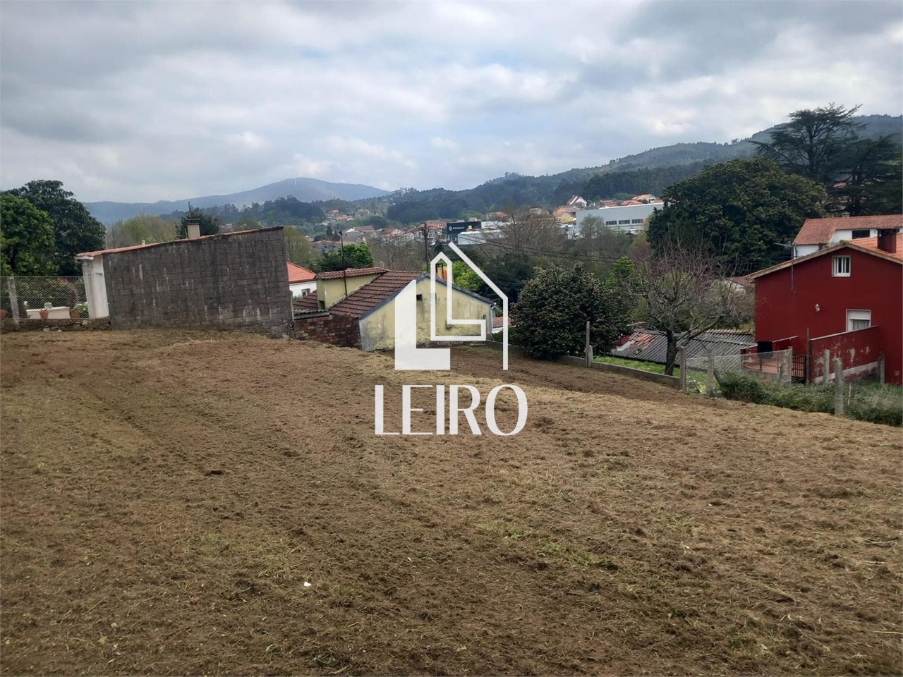 TERRENO EDIFICABLE PARA VIVIENDA UNIFAMILIAR - Vilagarcía